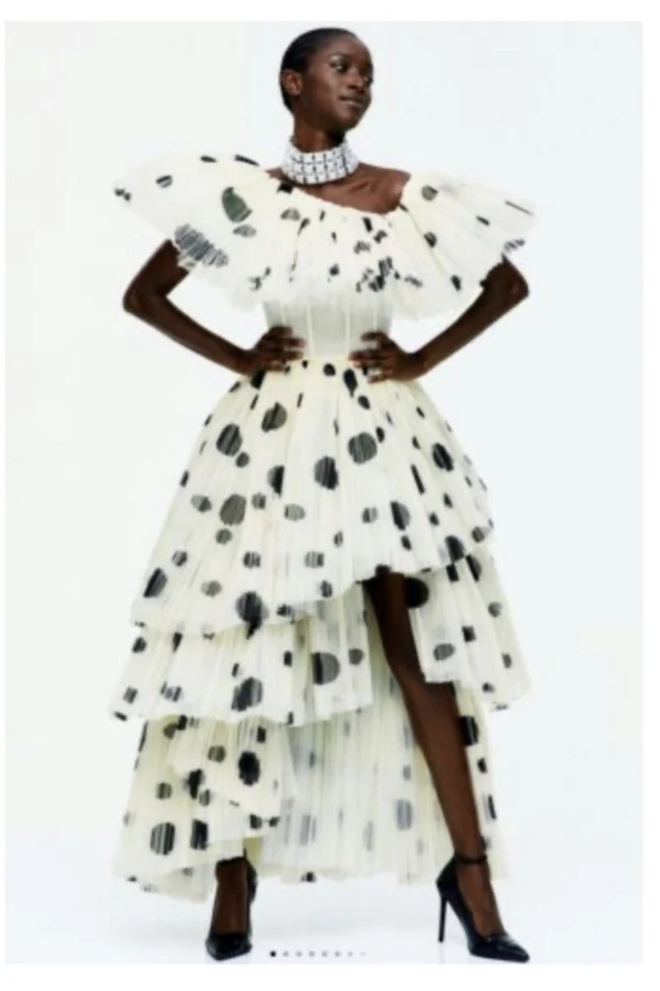 Rent H&M Innovation Circular Design Story - H&M Studio | HURR