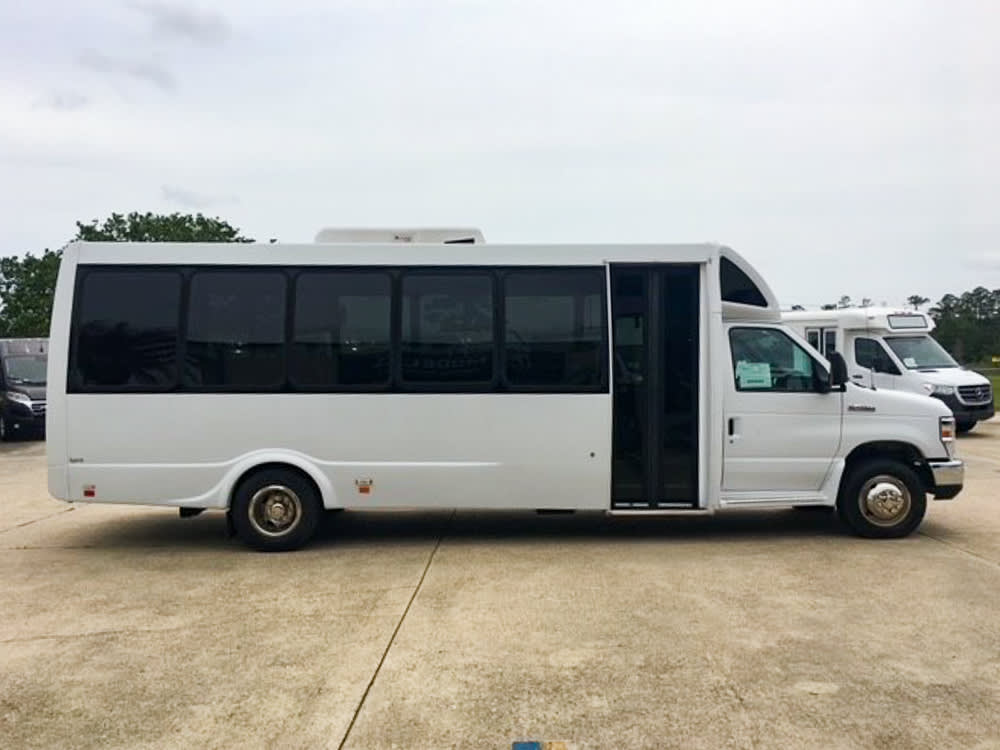2021 Federal Coach Spirit - 14 Passengers | Model 1
