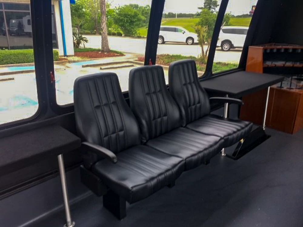 2021 Federal Coach Spirit - 14 Passengers | Model 1