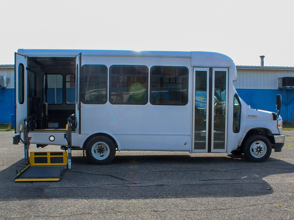 2024 Starcraft Allstar 22 Wheelchair Bus - 14 Passenger 2 Wheelchair ...