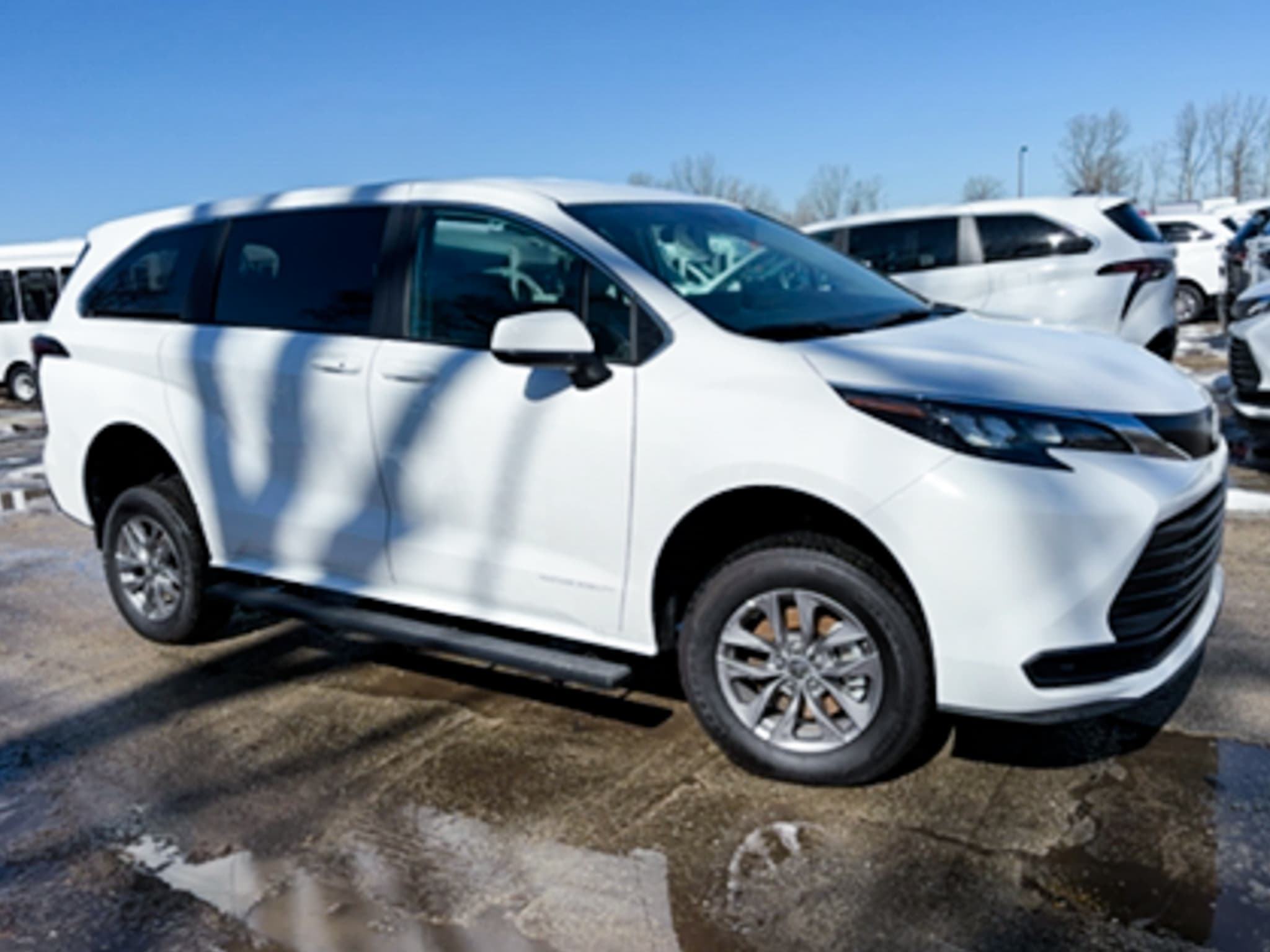 2024 VMI Sienna Rear Entry Minivan - 3 Passengers, 2 Wheelchair | Model 1