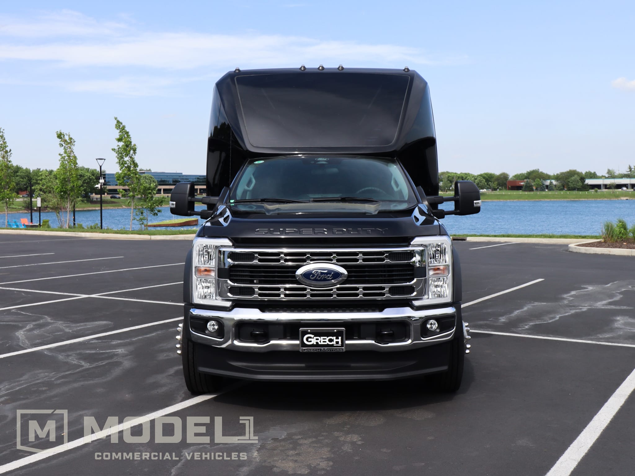 2025 Grech Motors GM33 Shuttle Bus | Model 1