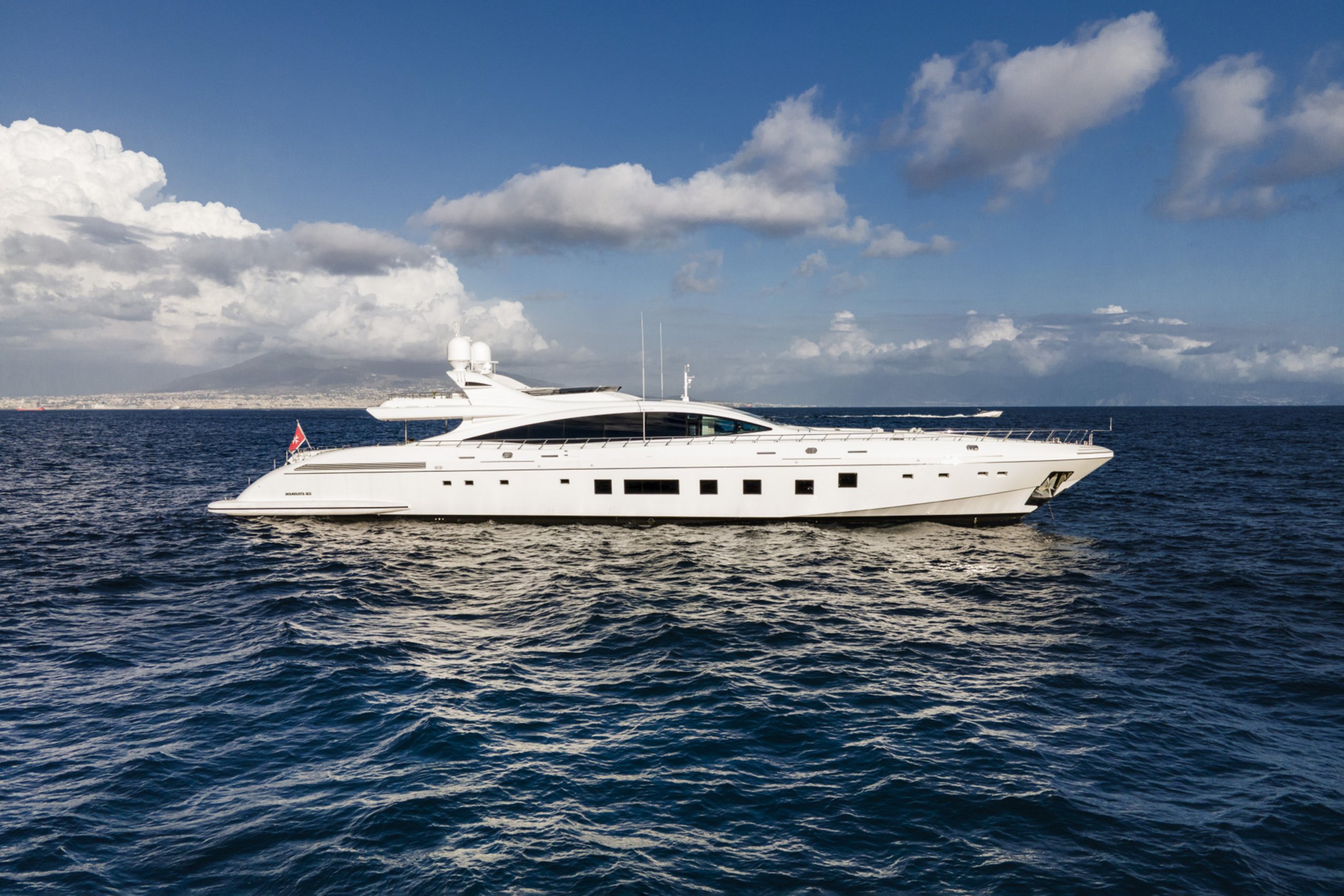 V Yacht | V Overmarine Yacht | Y.CO