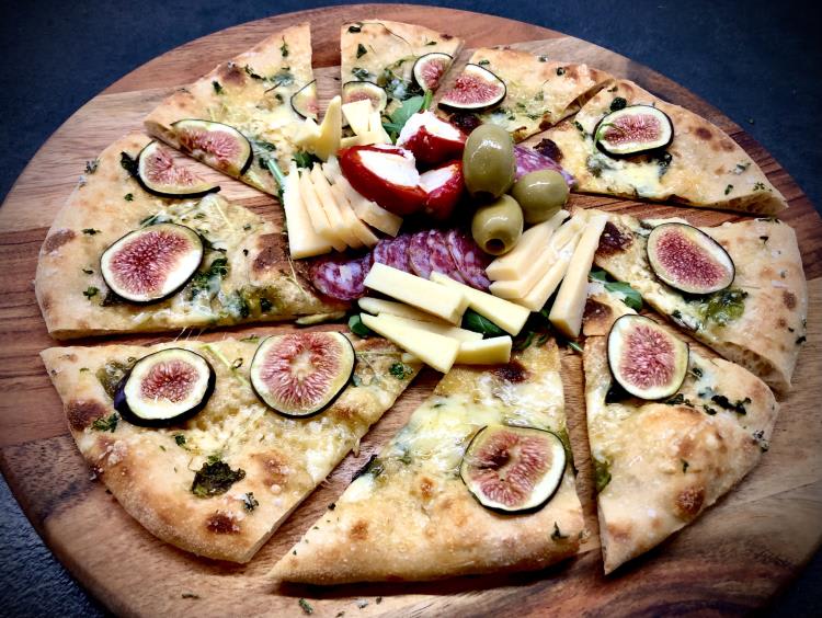 Wheel of Time Fig Pizza