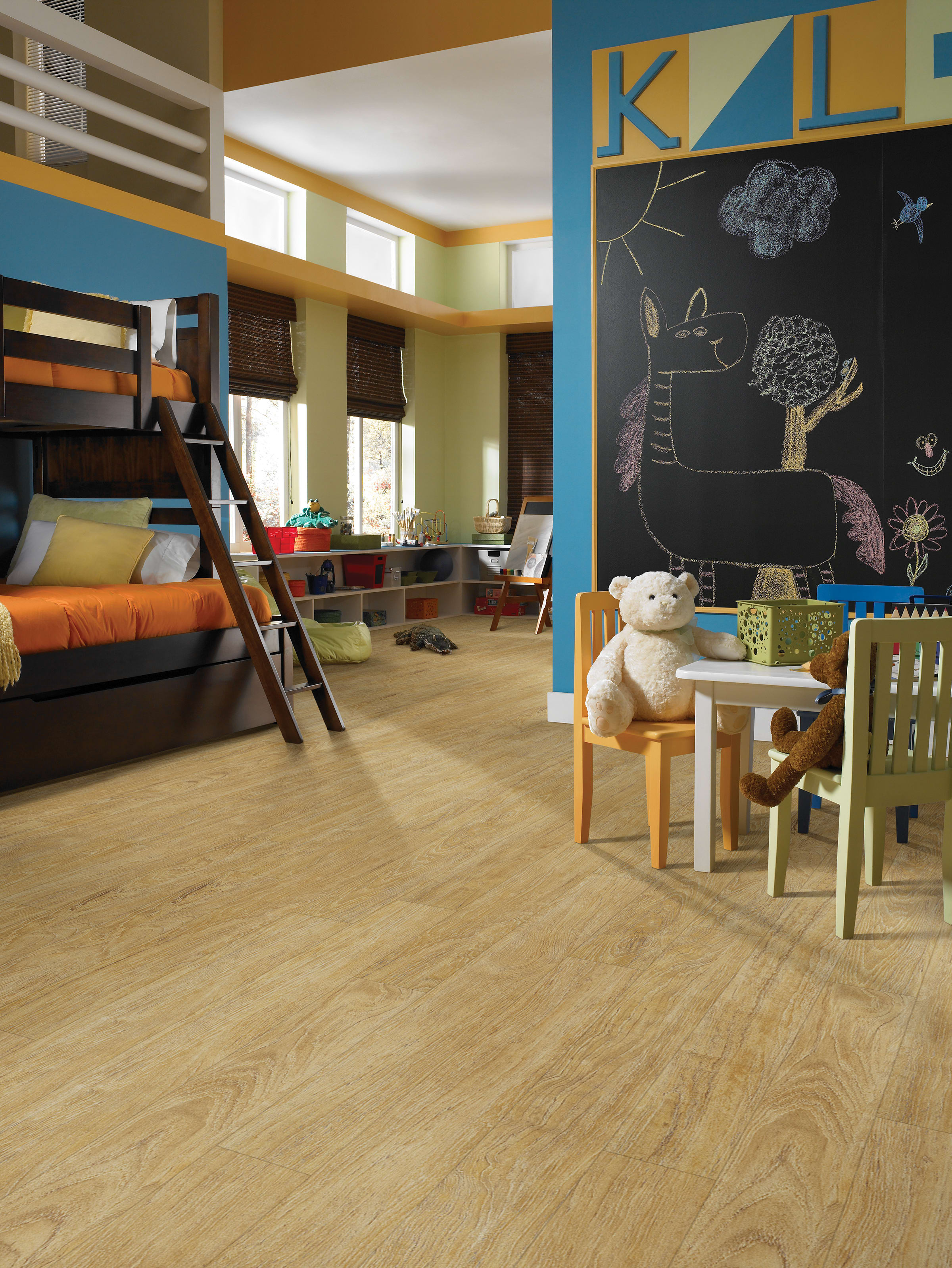 Choosing the perfect vinyl flooring color palette for your space