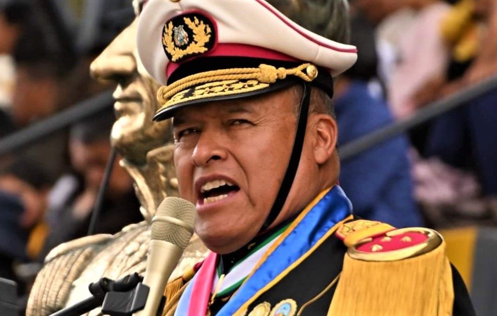 Zúñiga es destituido como Comandante del Ejército tras advertir a Morales