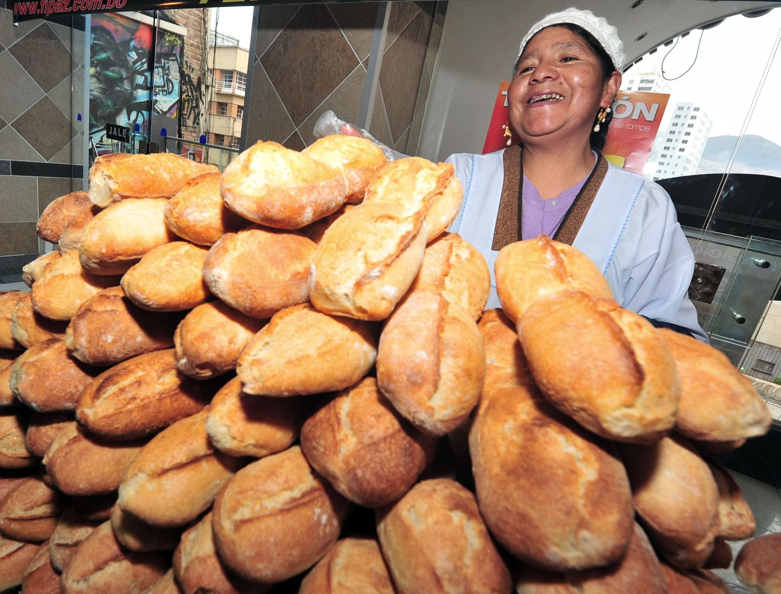 Pan en batalla: panaderos alistan el alza y Emapa llama a las alcaldías