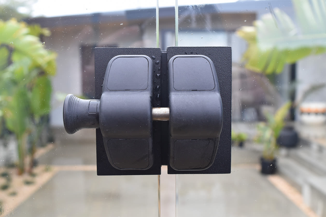 Pool Fence Fittings | Spigots, Latches, Hinges & Gates