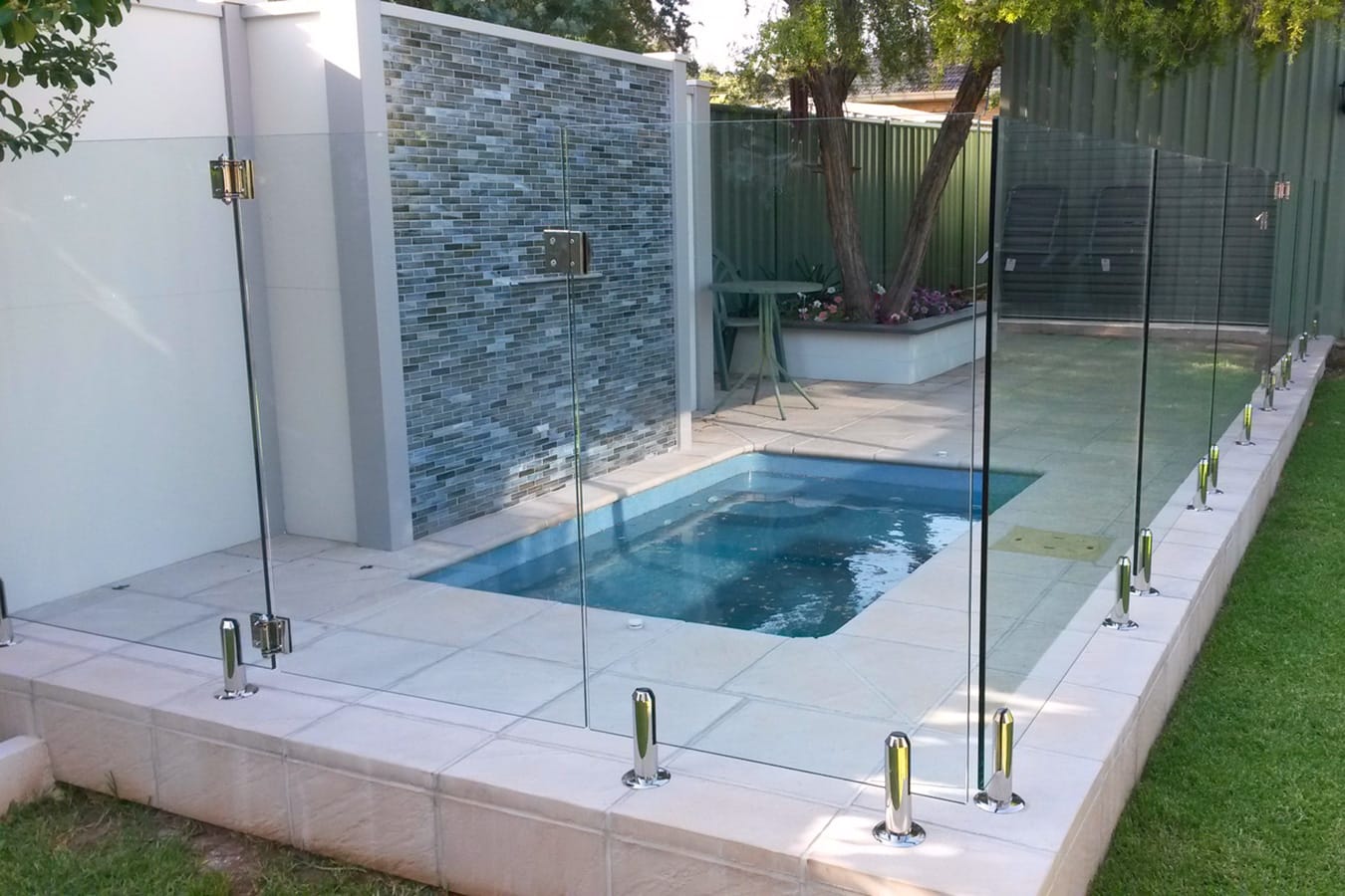 Pool Fence Fittings | Spigots, Latches, Hinges & Gates