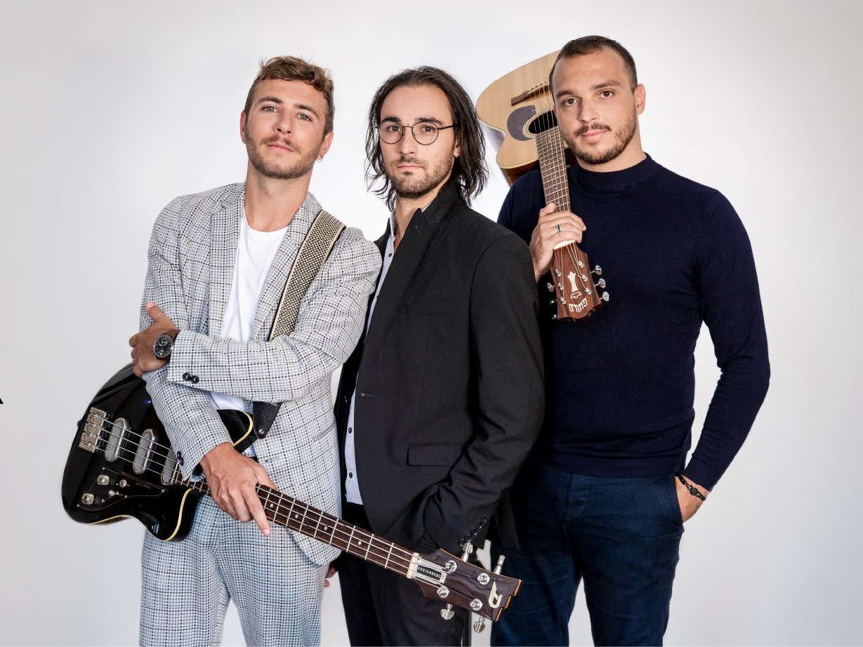 Bonjour, Au Revoir (The Beatles Cover): Groupe de musique - Pop / Rock ...