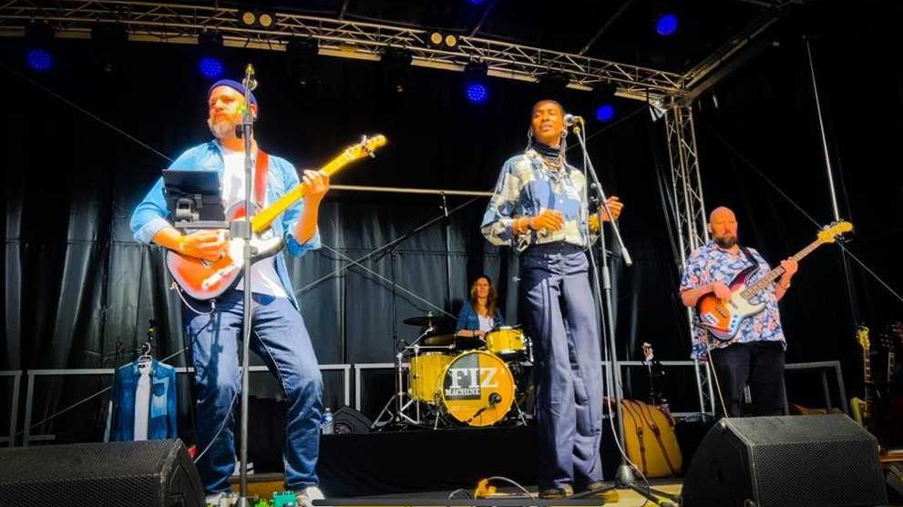 FIZ MACHINE : Groupe de musique - Pop