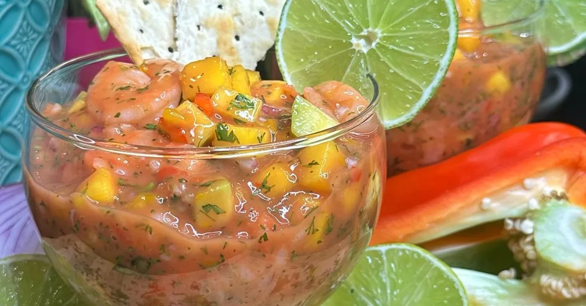 Coctel de Camarón Colombiano [Colombian Shrimp Cocktail] by tatanarroyo