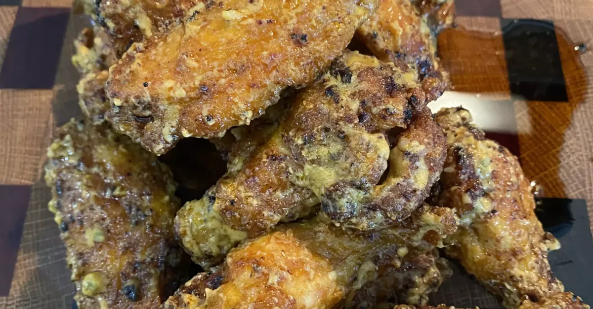 Buffalo Parmesan Garlic Deep Fried Chicken Wings | Provecho