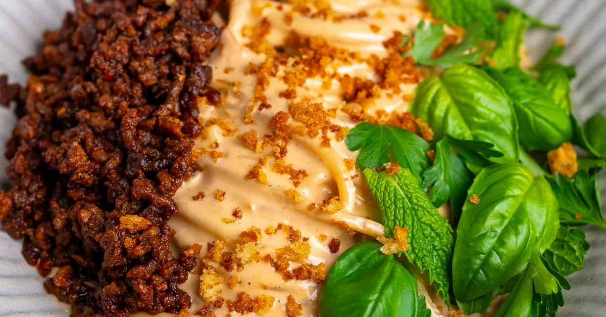 Sesame & Beef Bucatini | Provecho