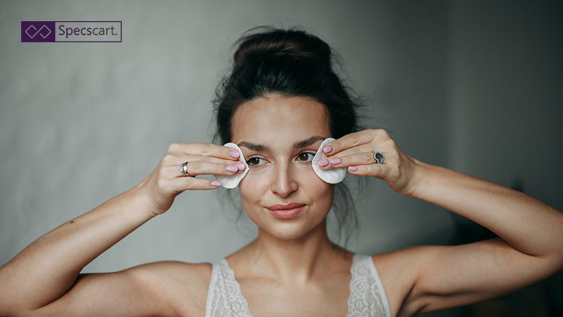 How to Remove Eye Makeup Without Hurting Your Eyes?