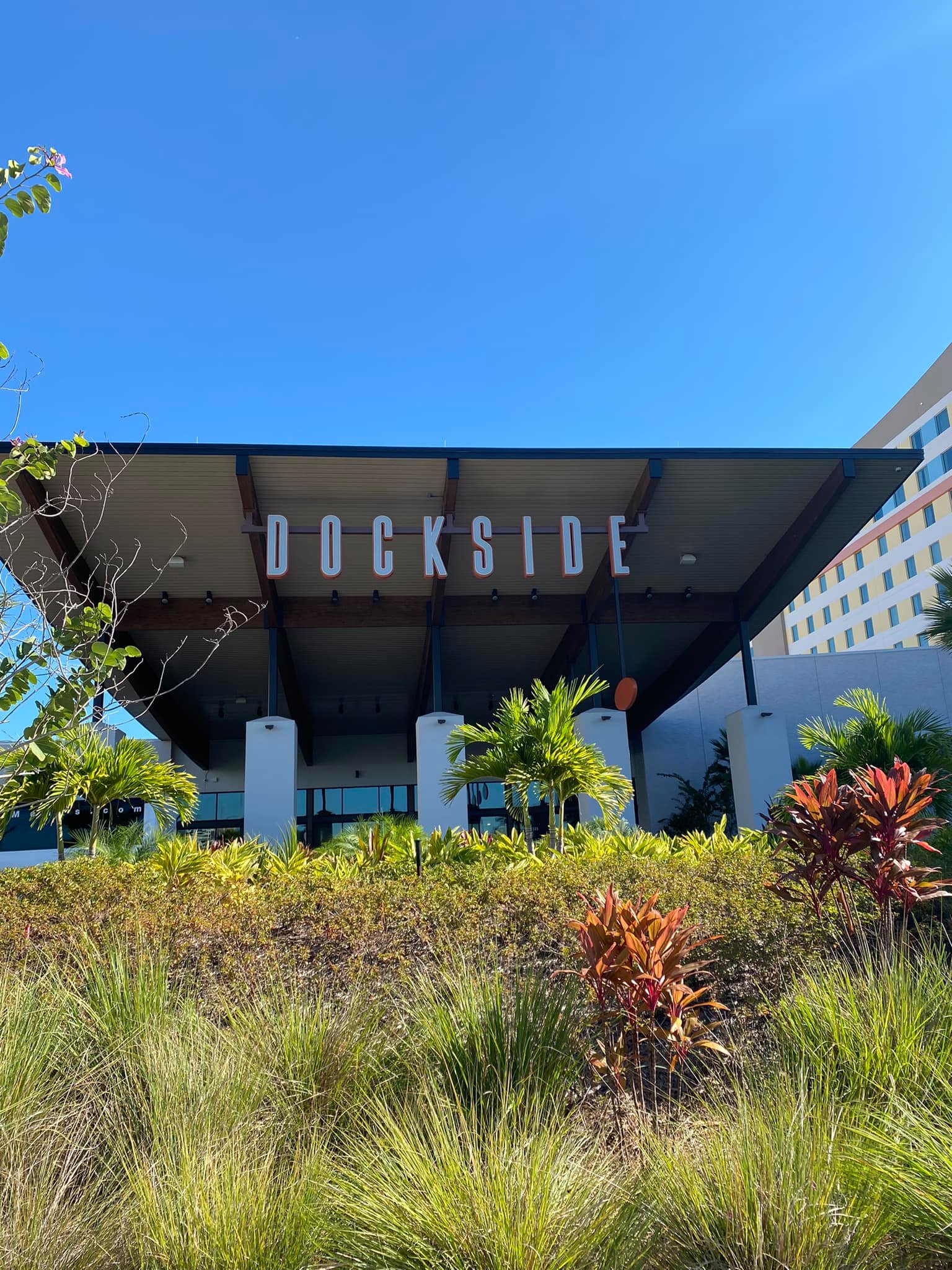 Universal Dockside Inn & Suites – Castles and Coastlines Travel