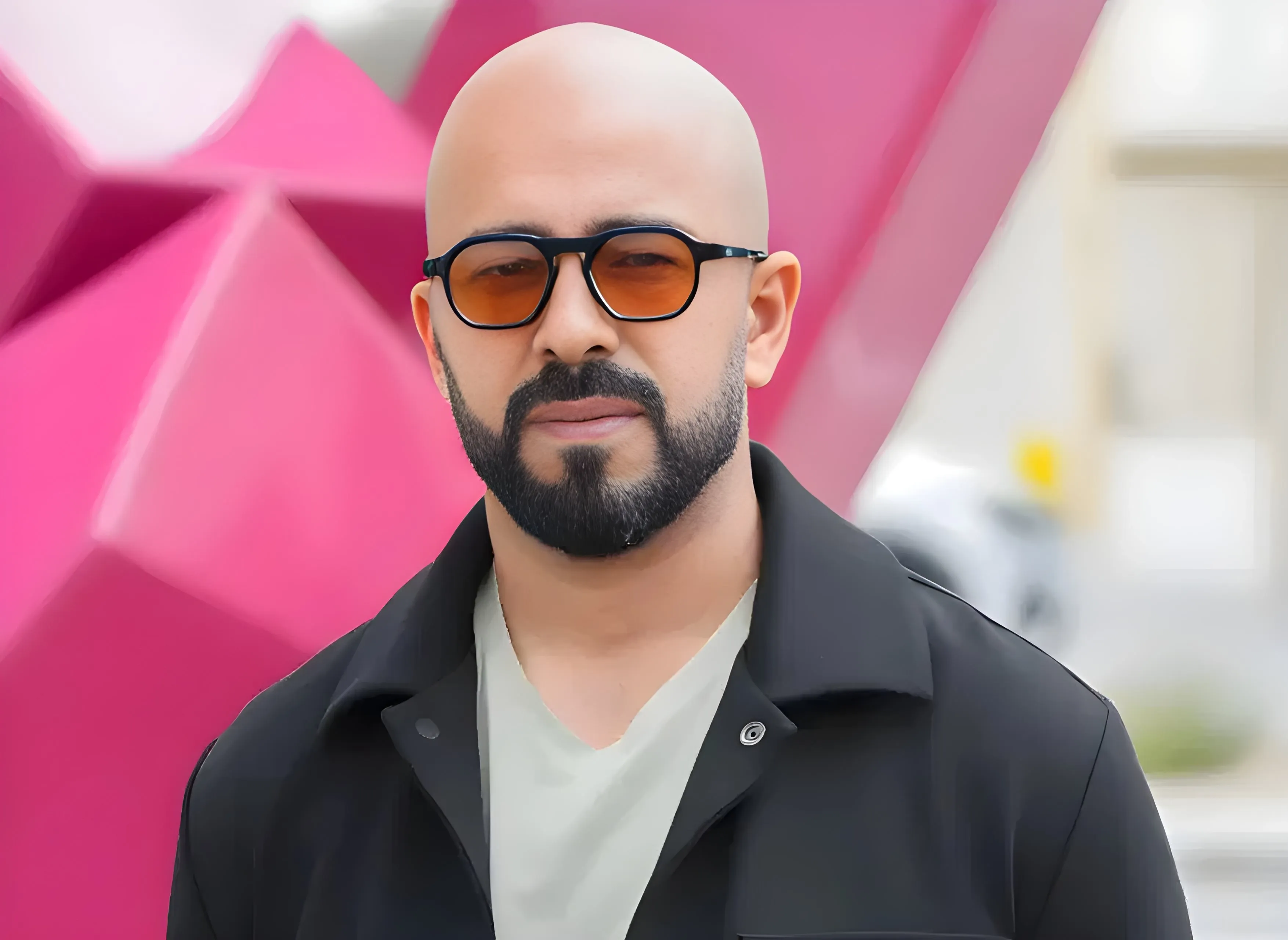 EL Seed Talks Imagination, Calligraphy, and Dubai’s Art.