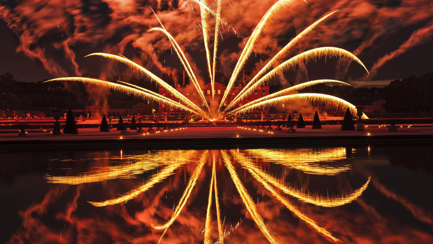 Spectacle | Exhibitions