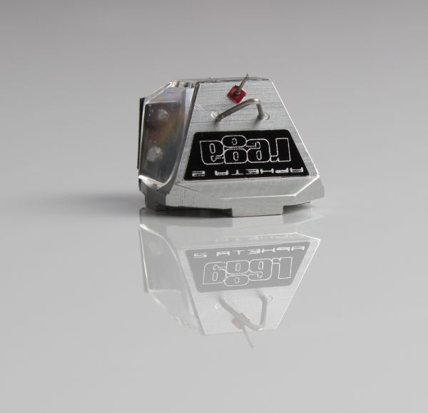 Rega Apheta 2 (MC) galvutė | Lyra