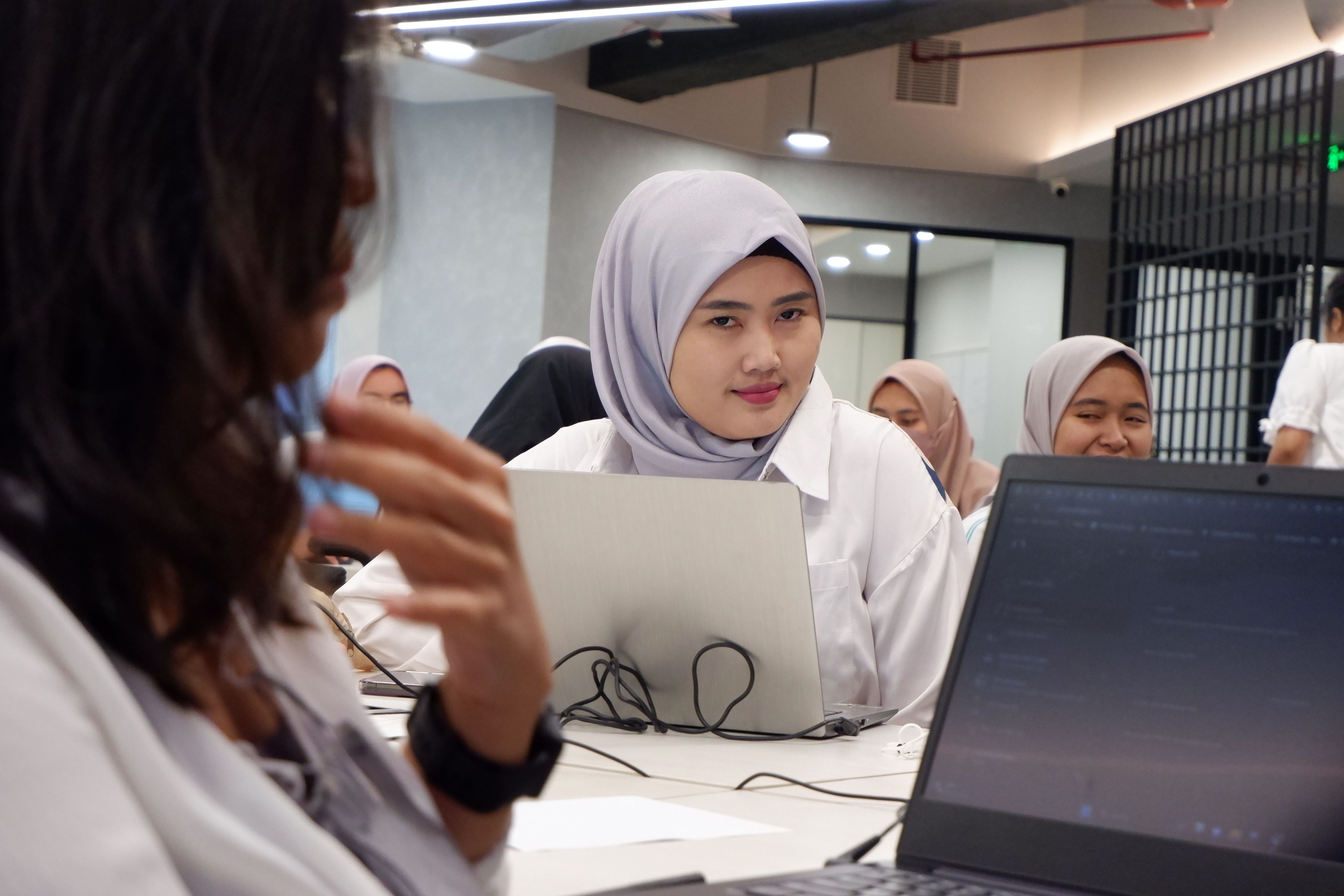 Rajawali Telekomunikasi Selular - [Galery] Townhall Q2 Tahun 2023