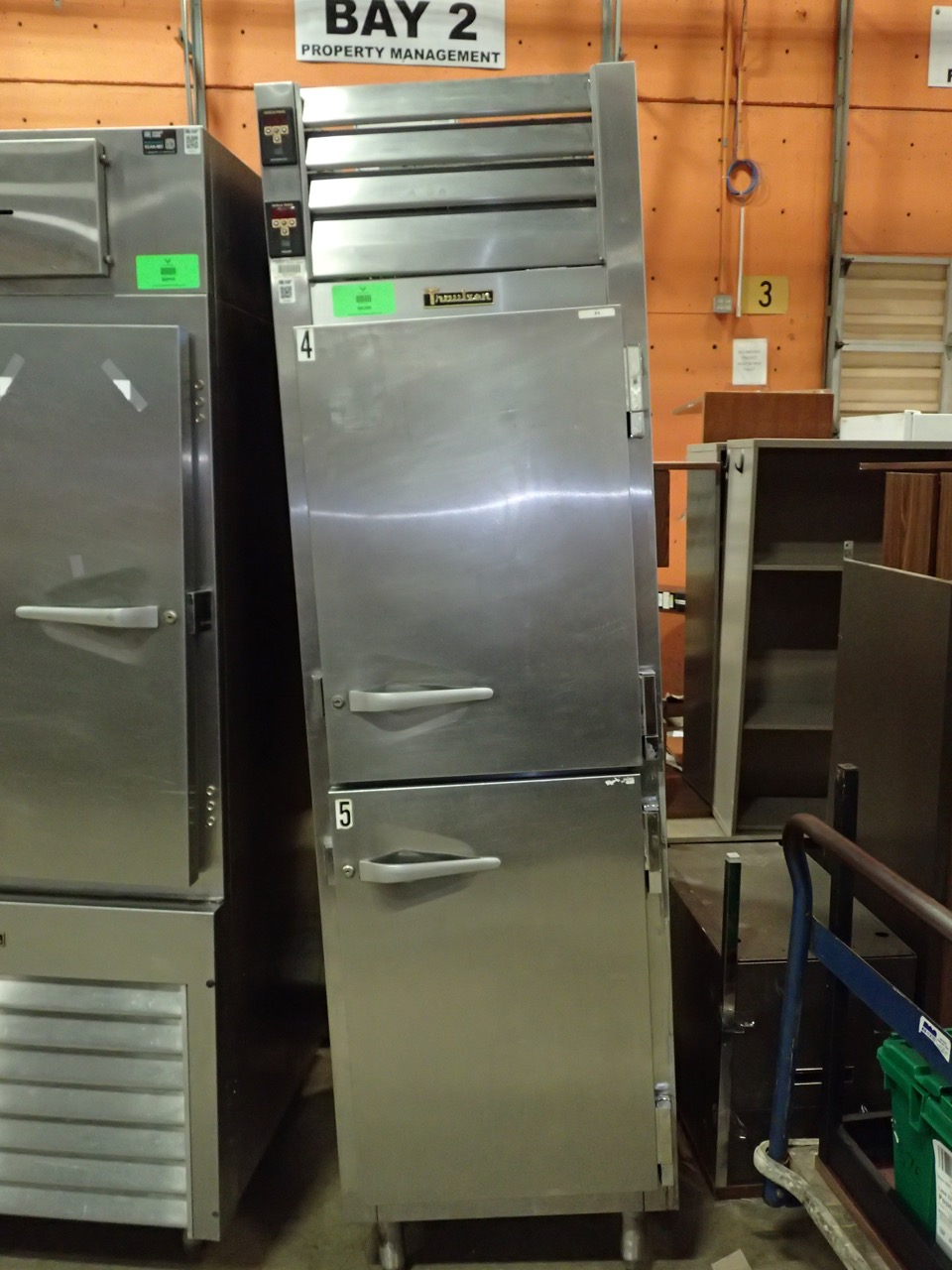 Traulsen AD132D Refrigerator Freezer | Surplus Marketplace