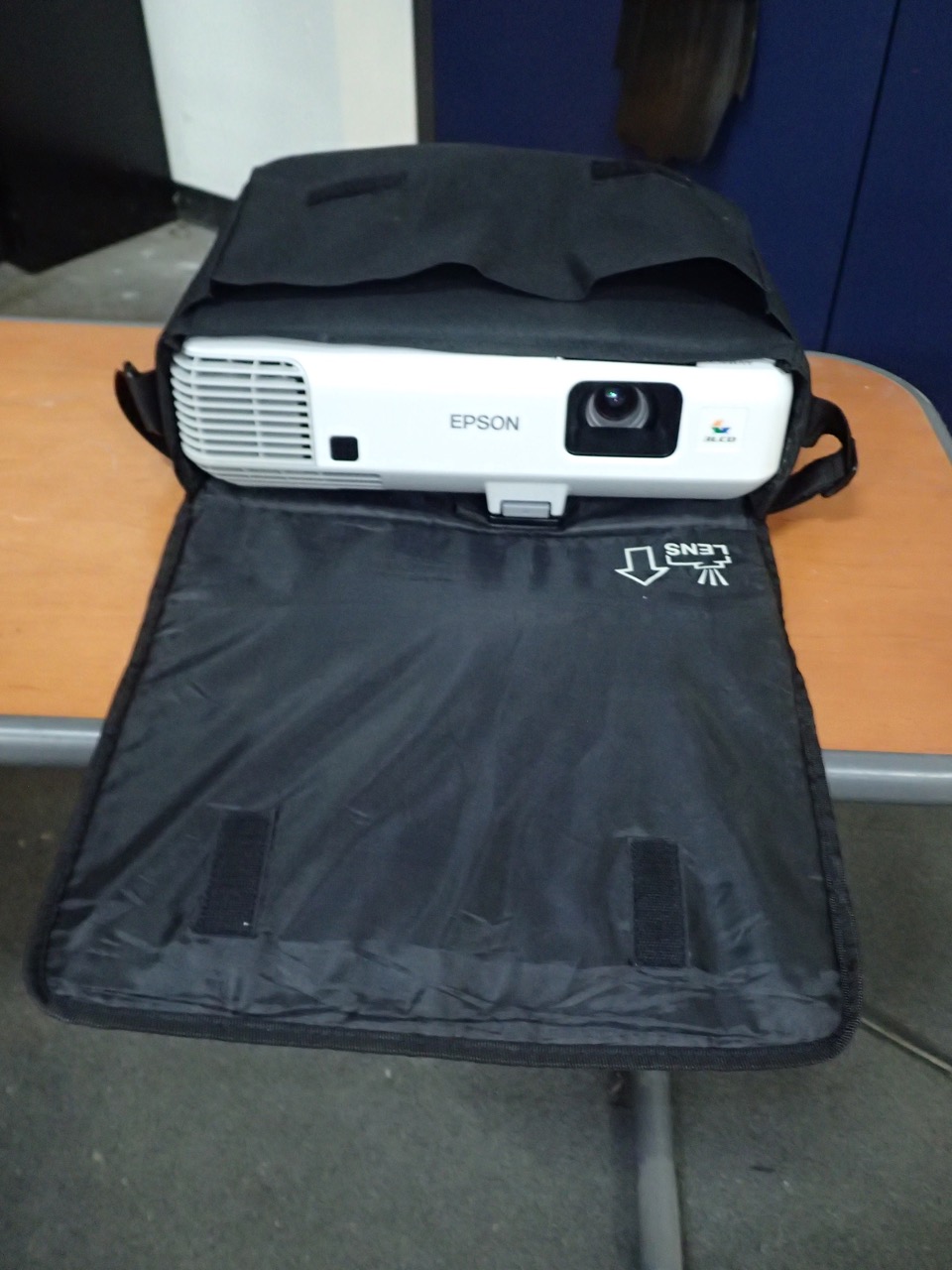 (1) Epson H383A LCD projector - Surplus Marketplace