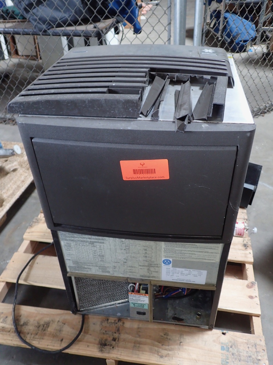 (1) Manitowoc QM45A Ice Maker | Surplus Marketplace