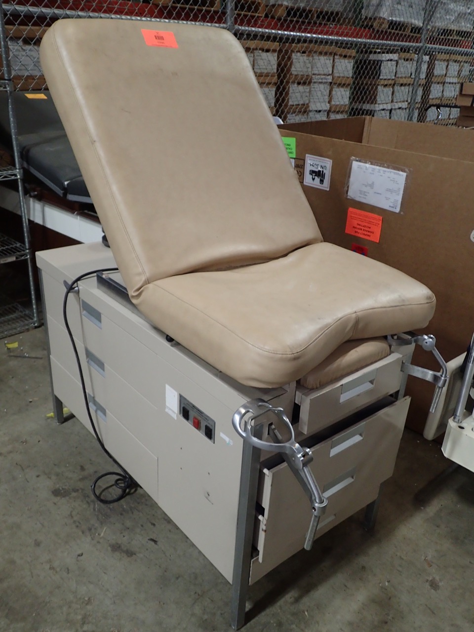 Hamilton Steelcrest Exam Table | Surplus Marketplace