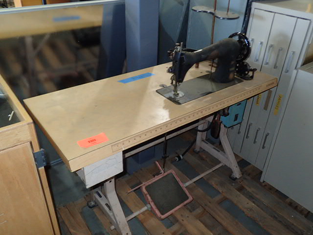 (1) Vintage Singer Model 16-188 Leather Sewing Machine w/ Singer ...