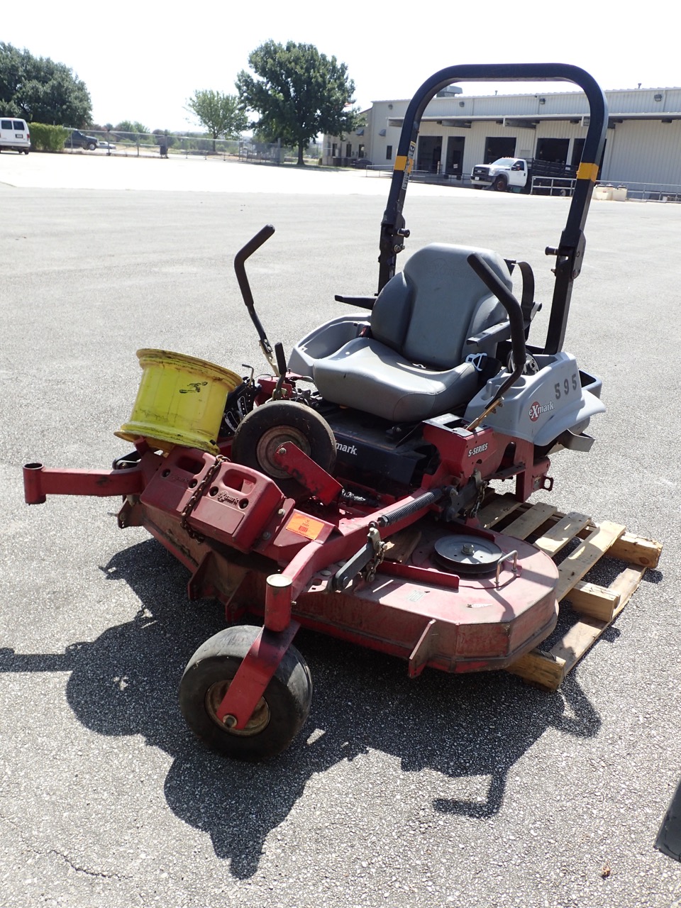 (1) Exmark Zero Turn Radius Mower - Surplus Marketplace
