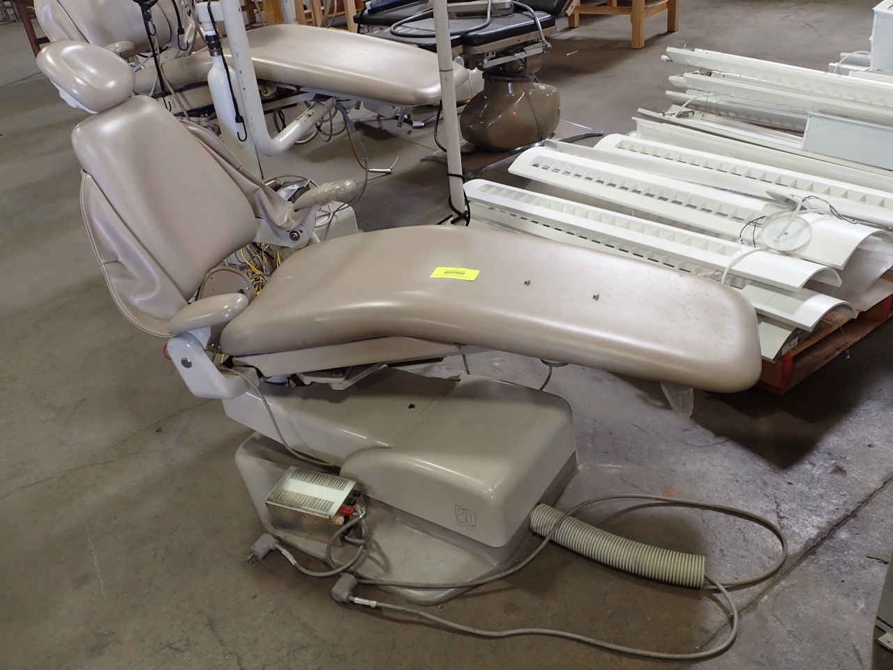 (1) Adec Dental Chair With Exam Light | Surplus Marketplace