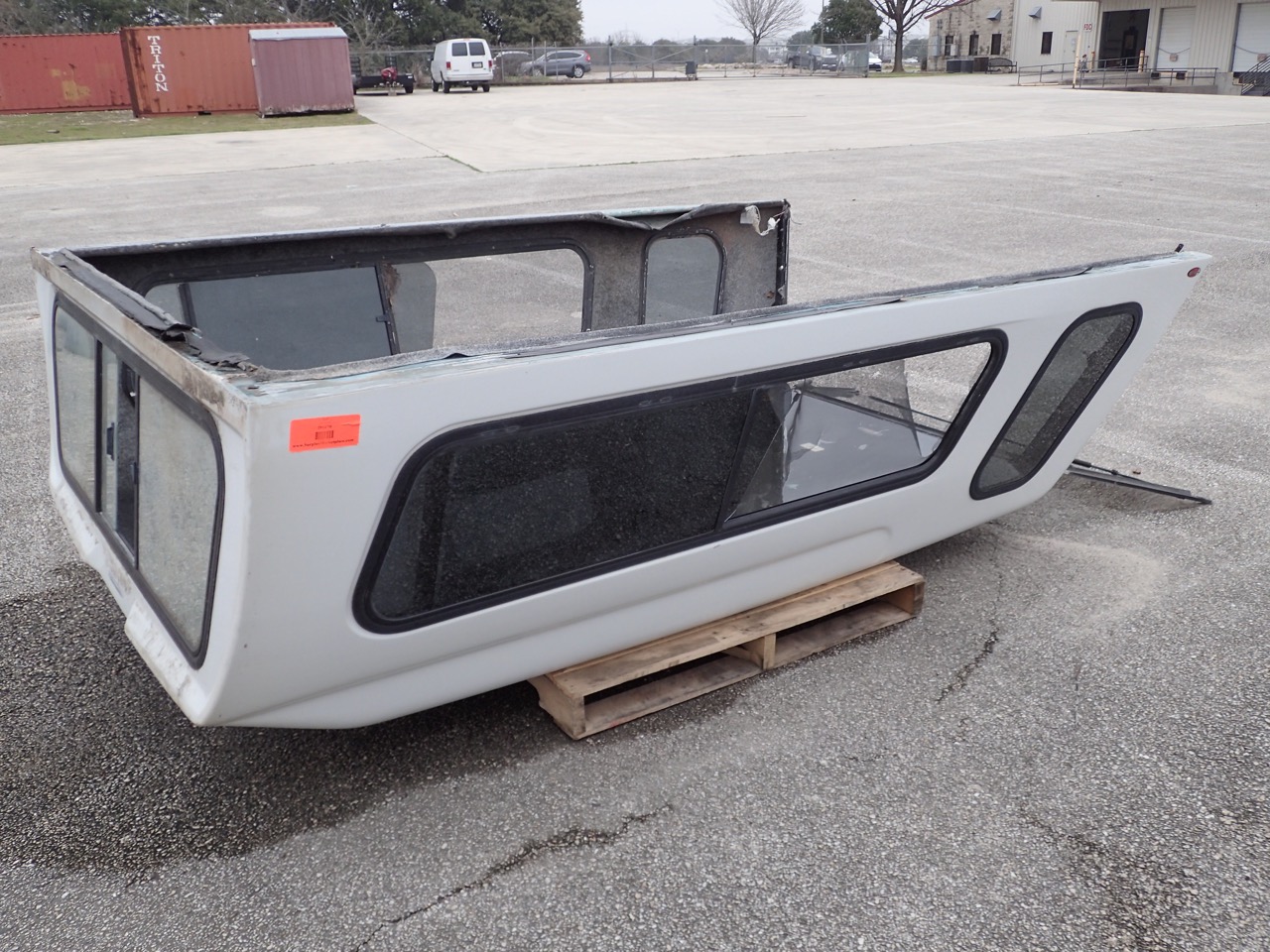 (1) Fiberglass Camper Shell fits 8' Bed | Surplus Marketplace