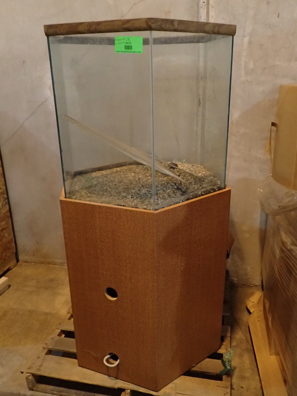 Hexagonal Aquarium & Stand | Surplus Marketplace
