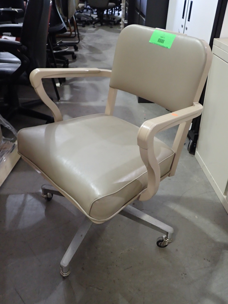(1) Steel Case MCM Desk Chair | Surplus Marketplace