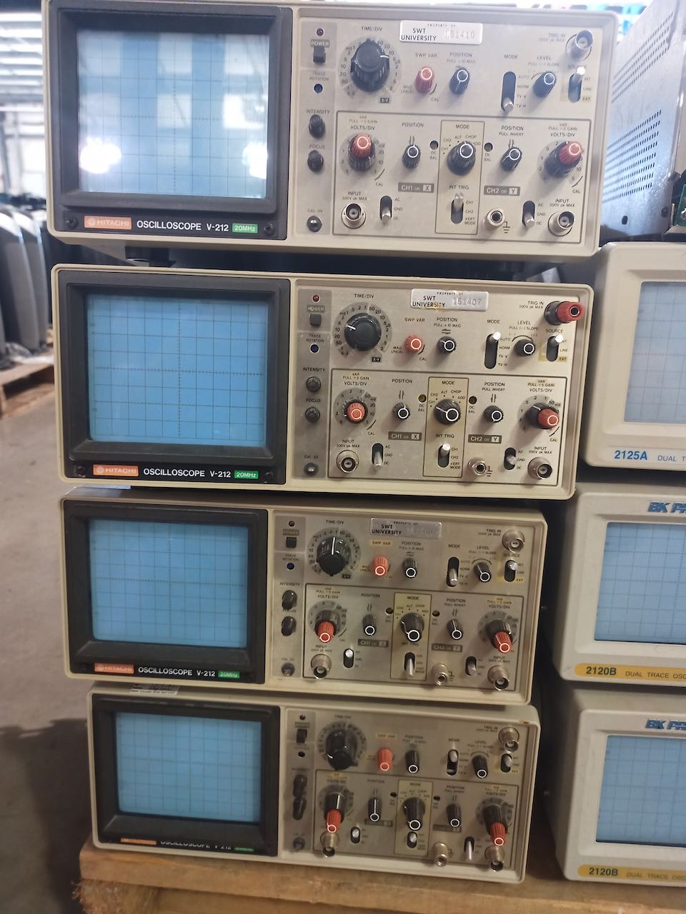 (4) Hitachi V-212 Oscilloscopes | Surplus Marketplace