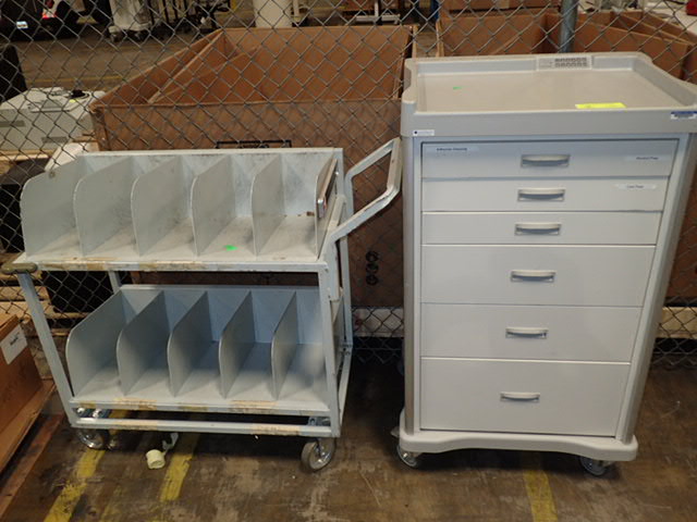 (1) Innerspace 6-Drawer Crash Cart With (1) X-Ray Film Cart | Surplus ...