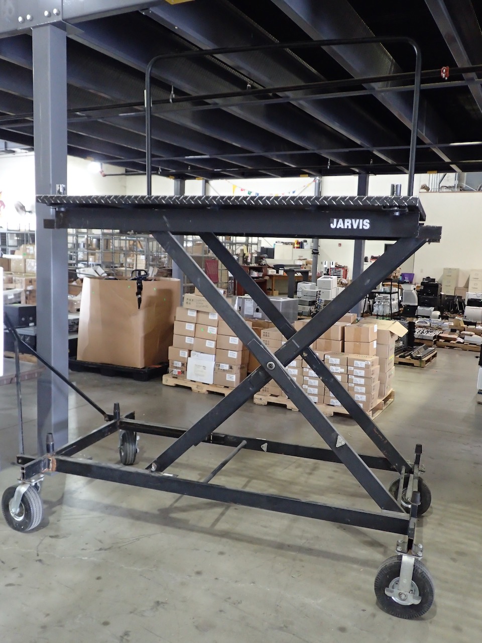 (1) Jarvis Scissor Lift Podium | Surplus Marketplace