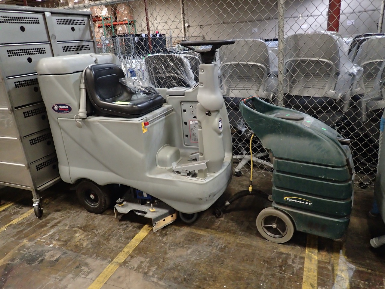 (1) Advance Advanger Riding Floor Scrubber | Surplus Marketplace