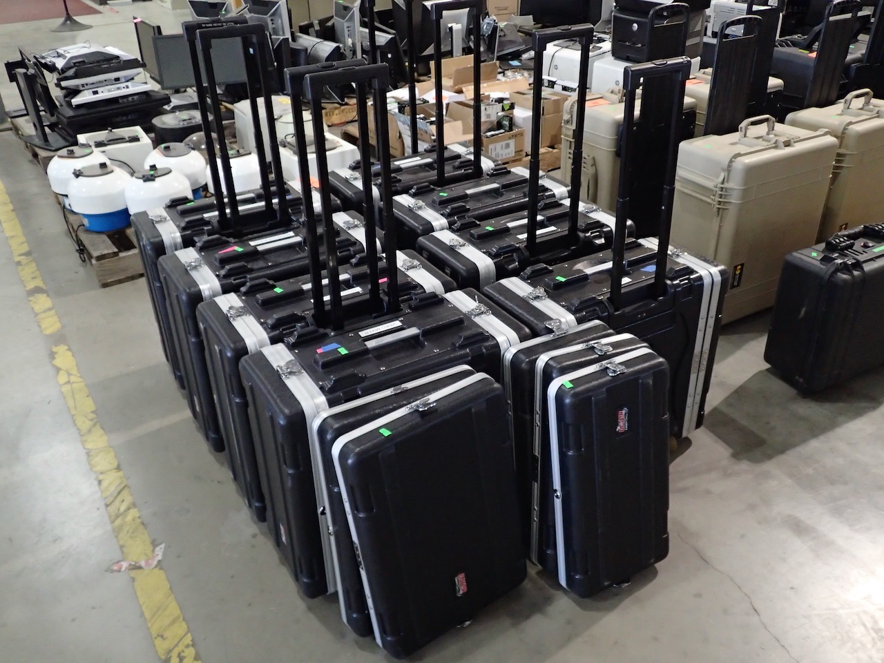 (8) Gator Anvil Style Rolling Cases | Surplus Marketplace