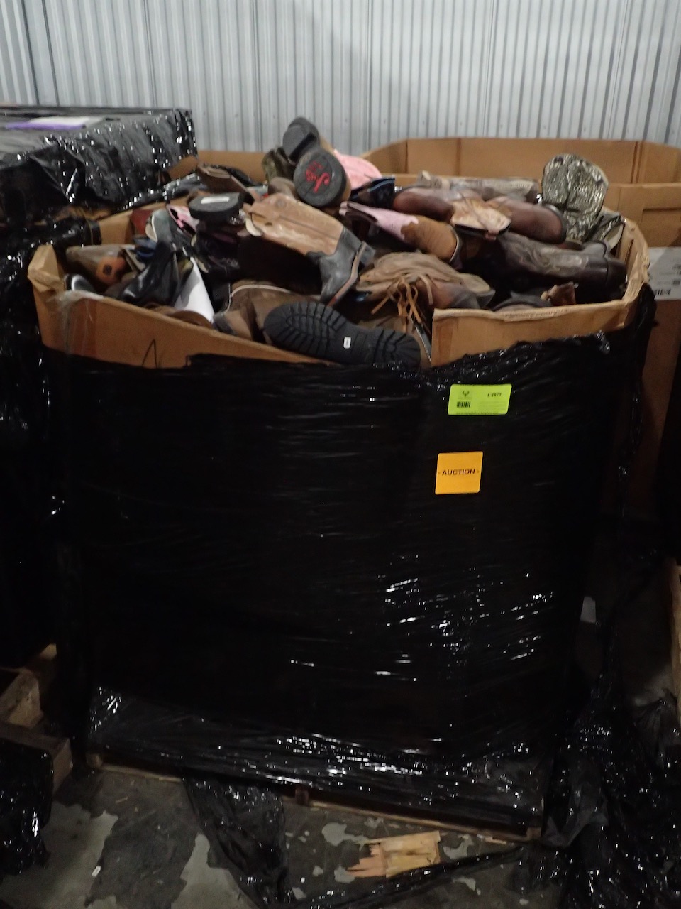 (1) Pallet Assorted Boots & Shoes | Surplus Marketplace