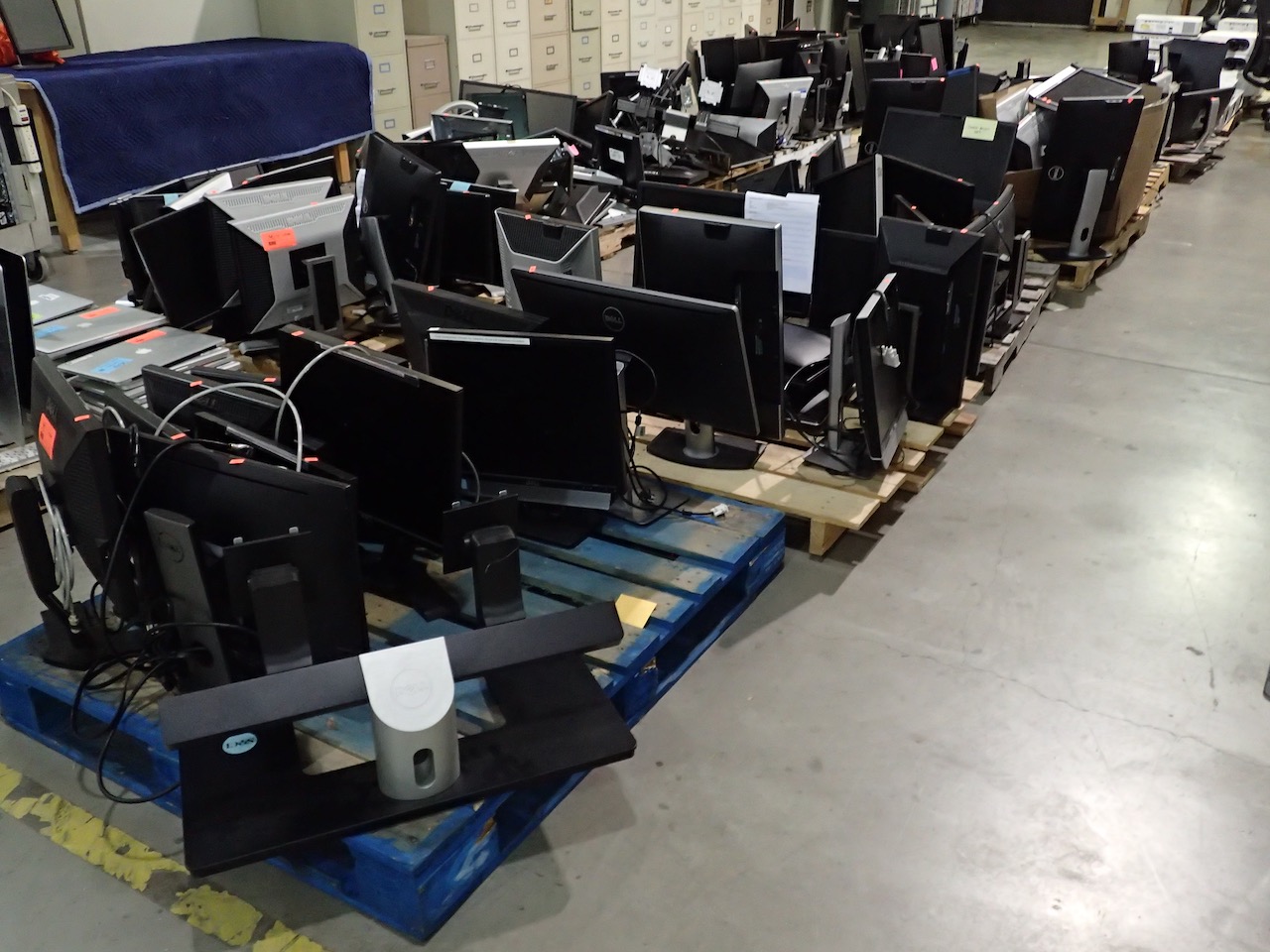 (70) Assorted Computer Monitors | Surplus Marketplace