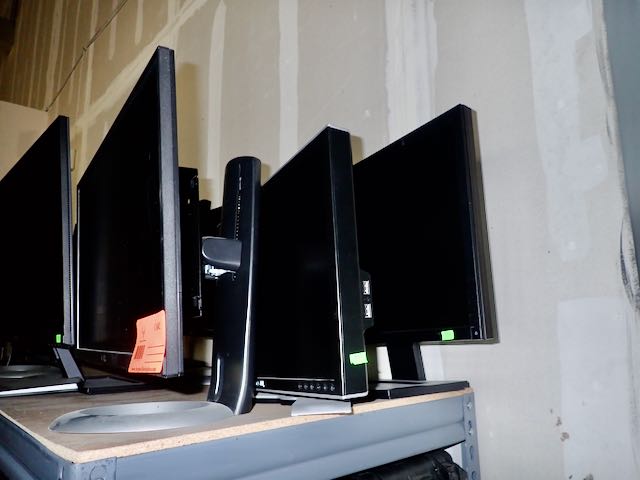 Misc. Dell PC Monitors | Surplus Marketplace