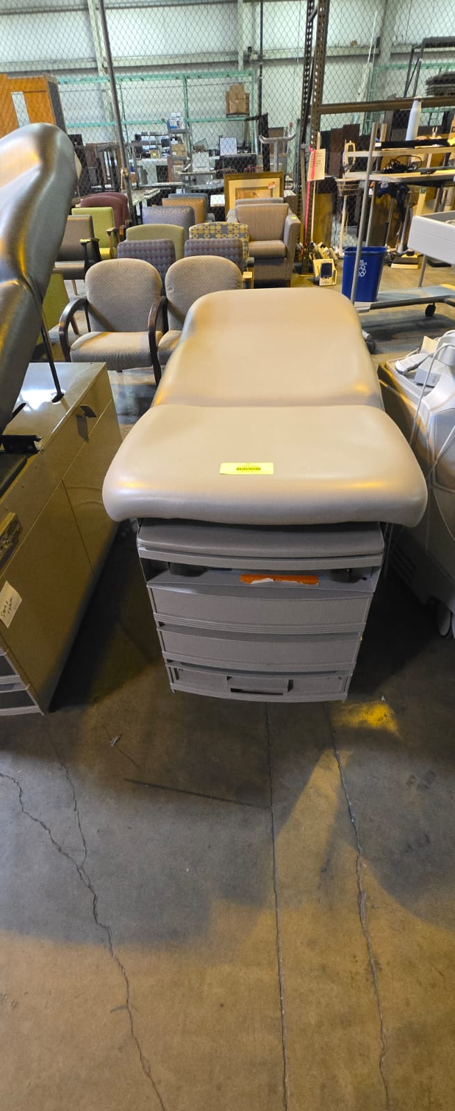 (1) Ritter 304 Exam Table | Surplus Marketplace