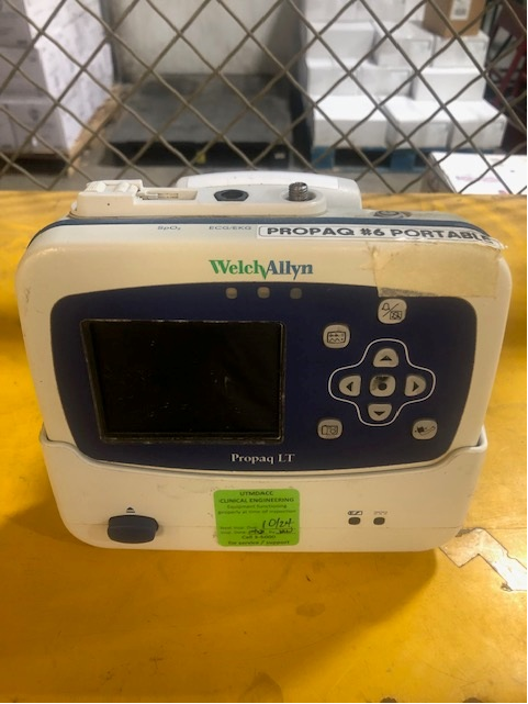 (1) Propaq LT Vital Signs Monitor and (1) I-Stat Analyzer | Surplus ...