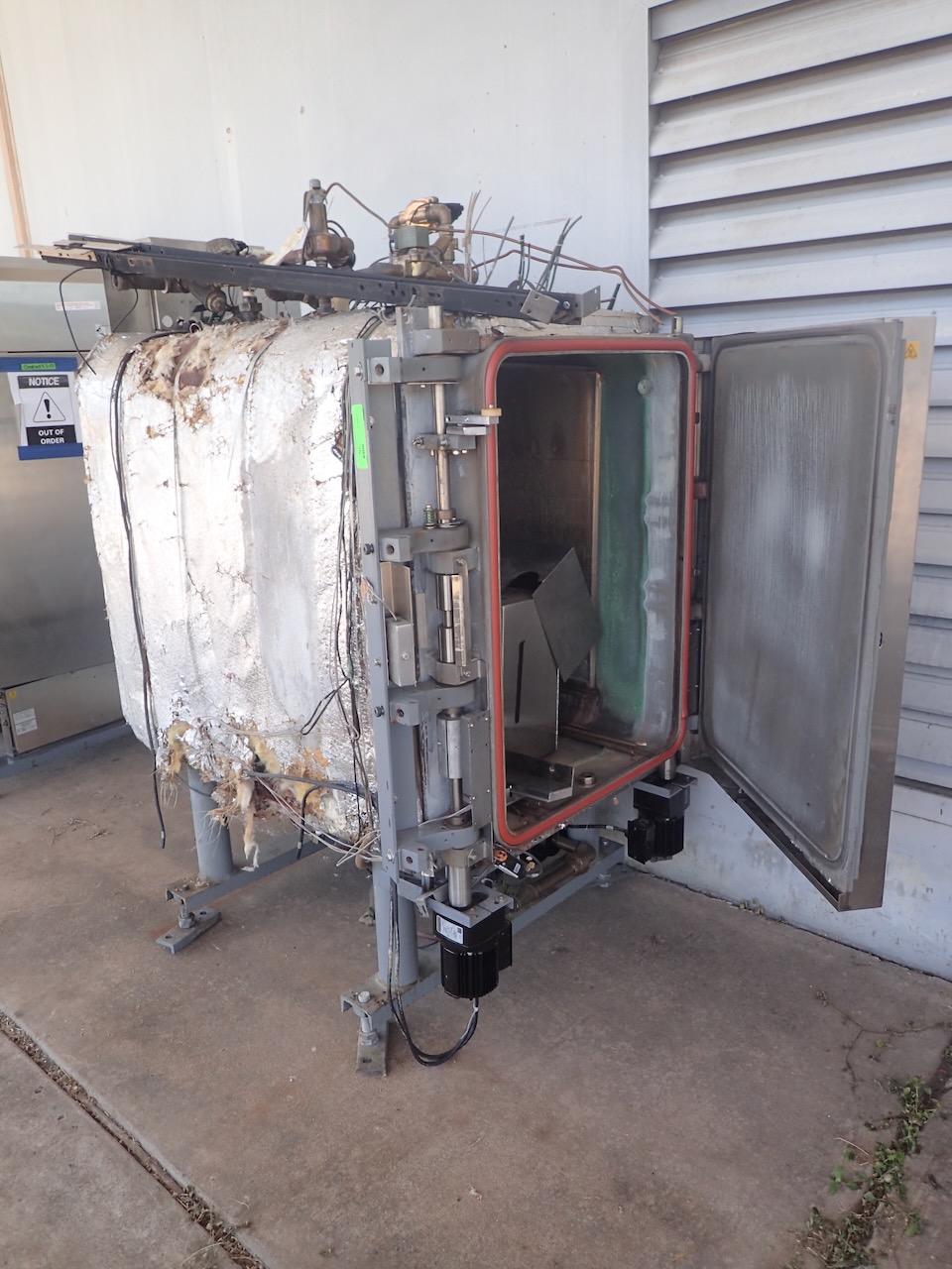 Castle Getinge 233LS Vacuum Steam Sterilizer | Surplus Marketplace