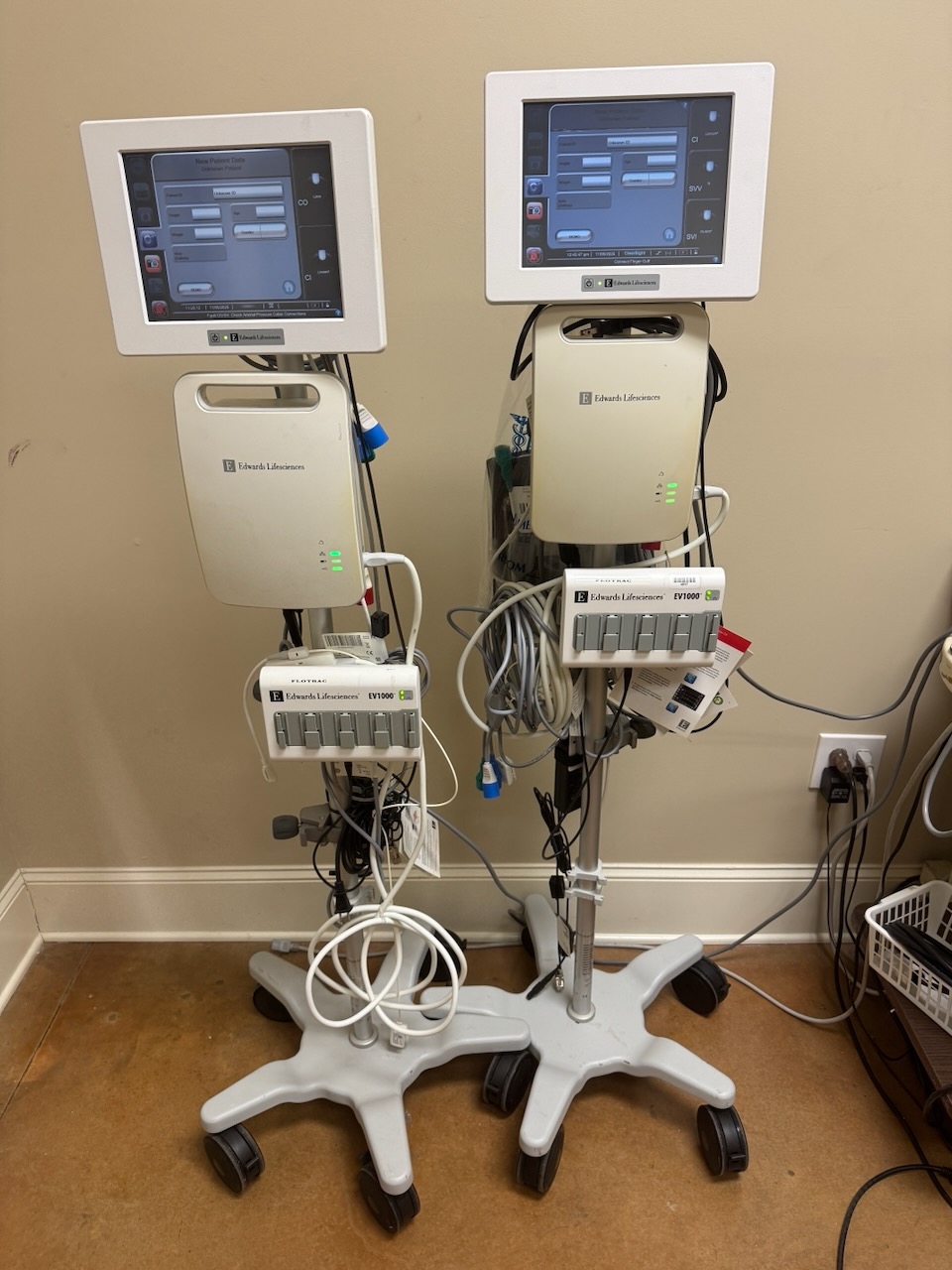 (2) Edwards Lifesciences EV1000 Flotrac | Surplus Marketplace
