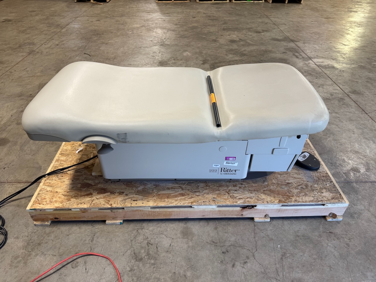 (1) Ritter 222 Exam Table | Surplus Marketplace