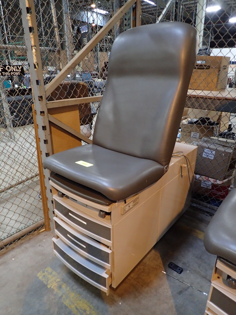 (1) Ritter 304 Exam Table | Surplus Marketplace