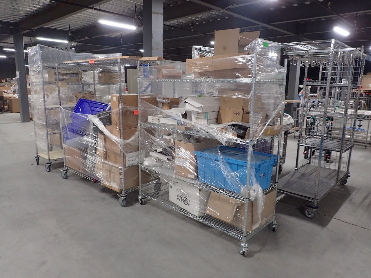 (6) Metro Style Racks on Casters (CONTENTS INCLUDED) | Surplus Marketplace