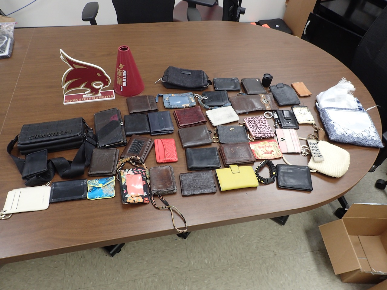 (25) Assorted Wallets | Surplus Marketplace